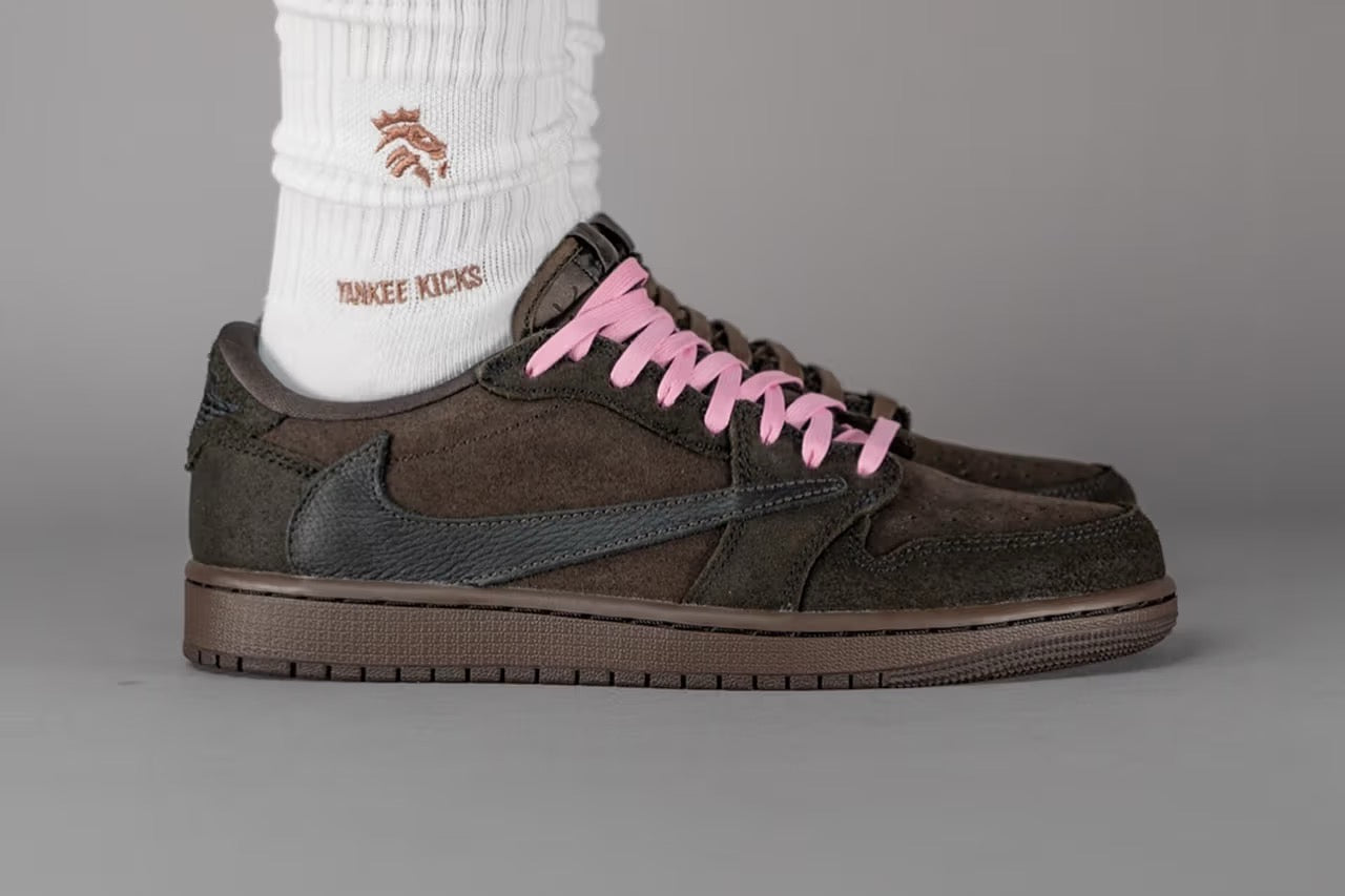 On-Foot Preview of the Travis Scott x Air Jordan 1 Low OG “Dark Mocha ...